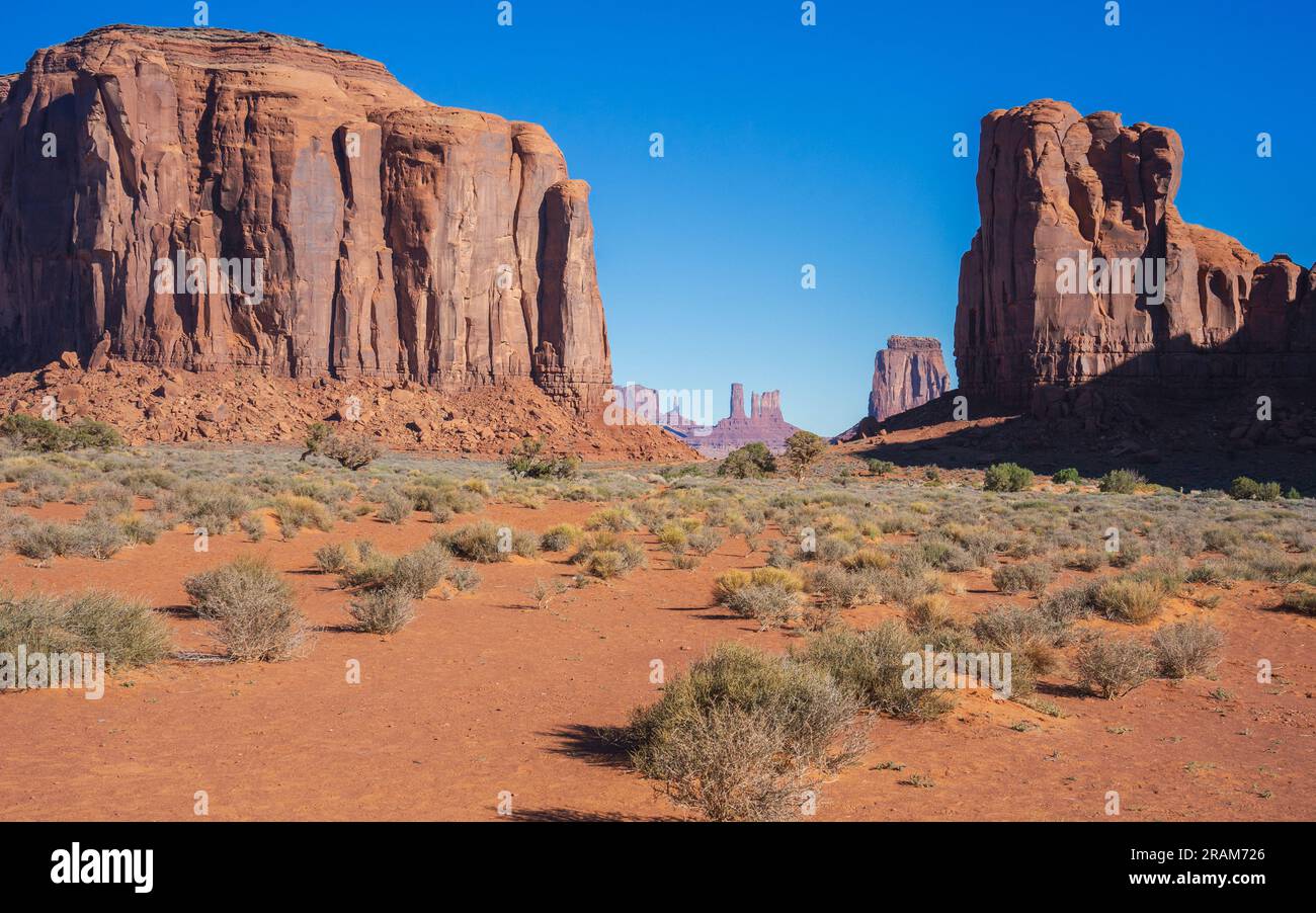 Monument Valley at North Window Overlook | Navajo Nation, Arizona, USA ...