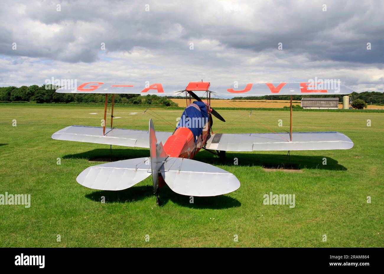A De Havilland DH-82A Tiger Moth at Netherthorpe airfield Kent England ...
