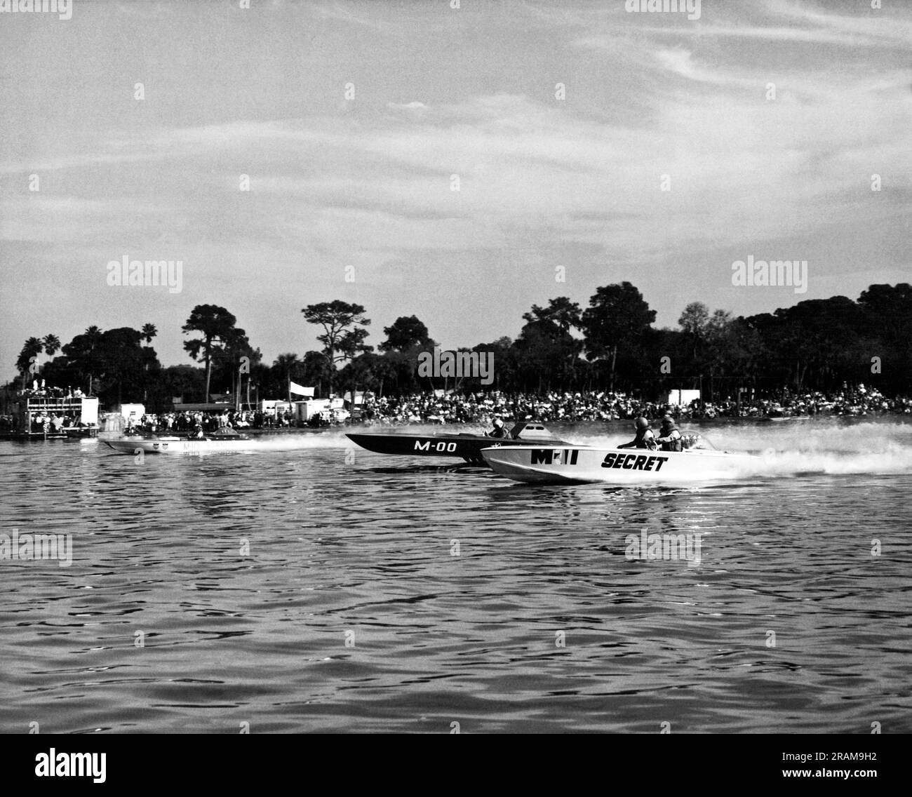 1970s speedboat race hi-res stock photography and images - Alamy