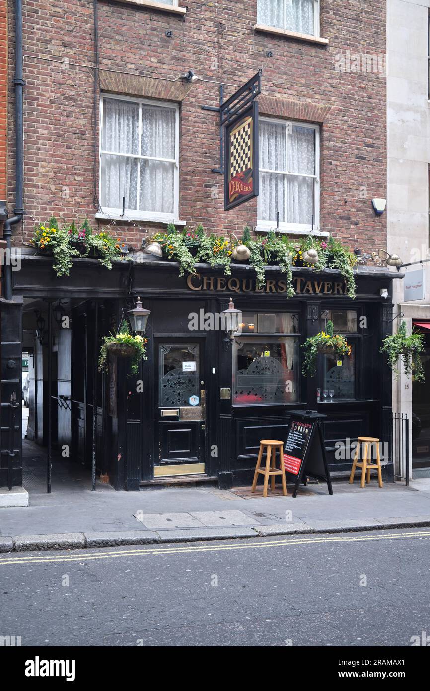 Chequers Tavern Public House Duke St London England UK Stock Photo - Alamy