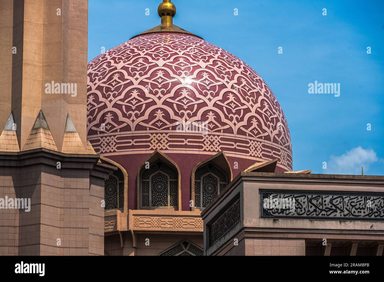 Masjid putra dome hi-res stock photography and images - Alamy