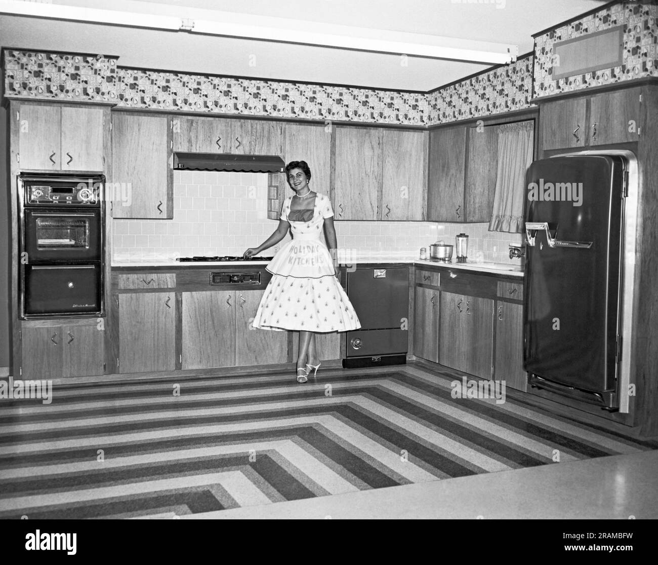 United States: c. 1962 A Holiday Kitchens model kitchen display Stock ...