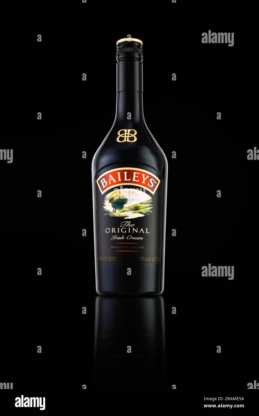 Baileys original irish cream hi-res stock photography and images - Alamy