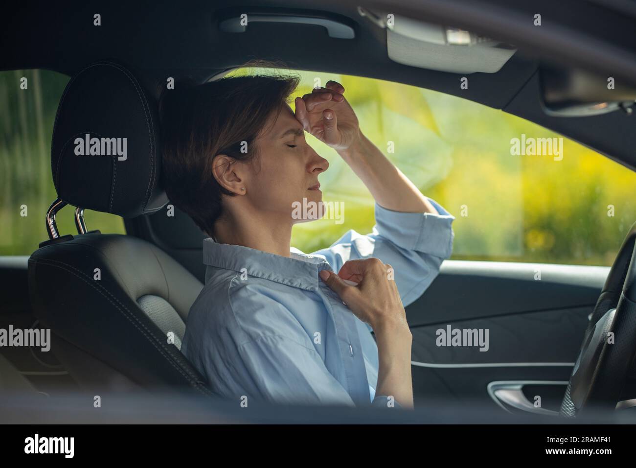 Middle aged woman confused scared hi-res stock photography and images ...