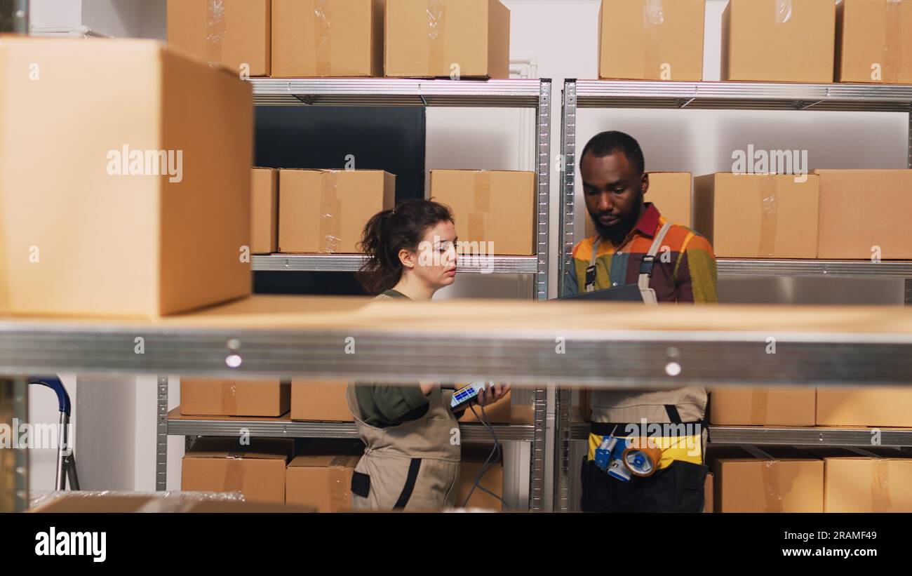 Workers packing products in manufacturing hi-res stock photography and ...