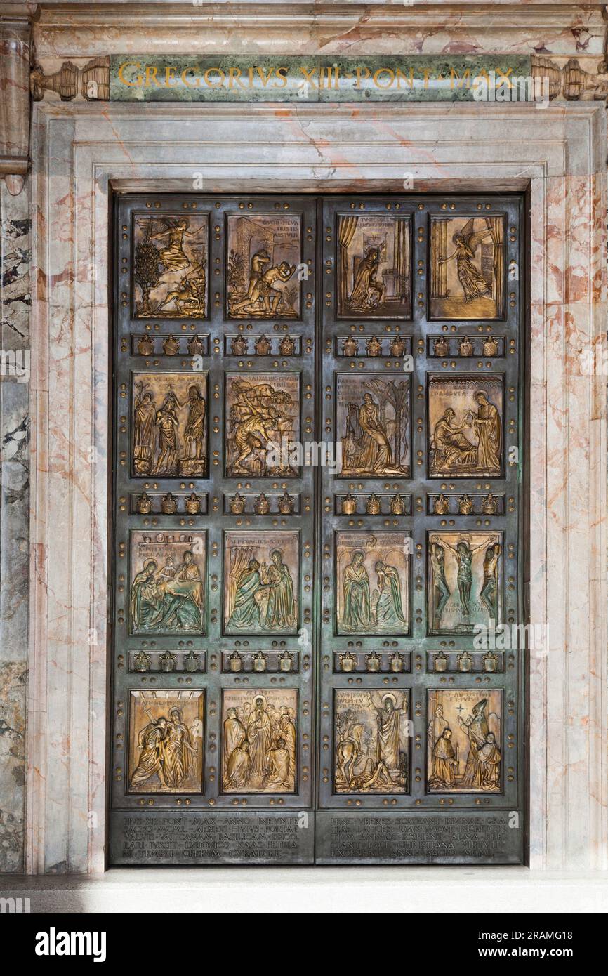 The holy door in st peters basilica hi-res stock photography and images ...