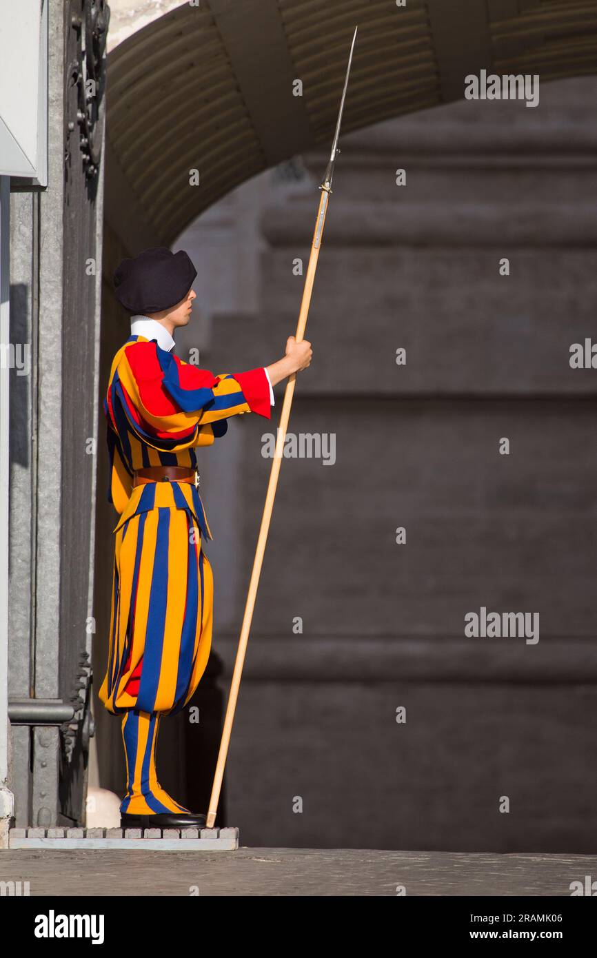 Swiss Guards, St. Peter's Basilica, San Pietro, Vatican, Vatican City ...