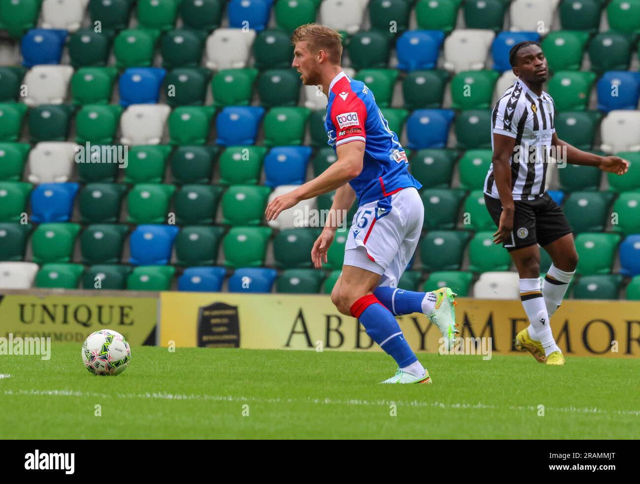 Ben hall irish league player hi-res stock photography and images - Alamy