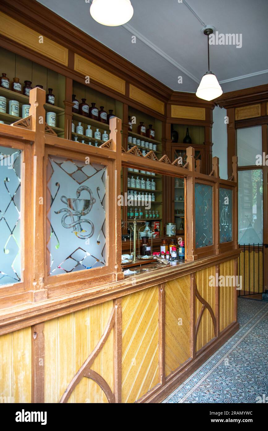 20th century pharmacy hi-res stock photography and images - Alamy