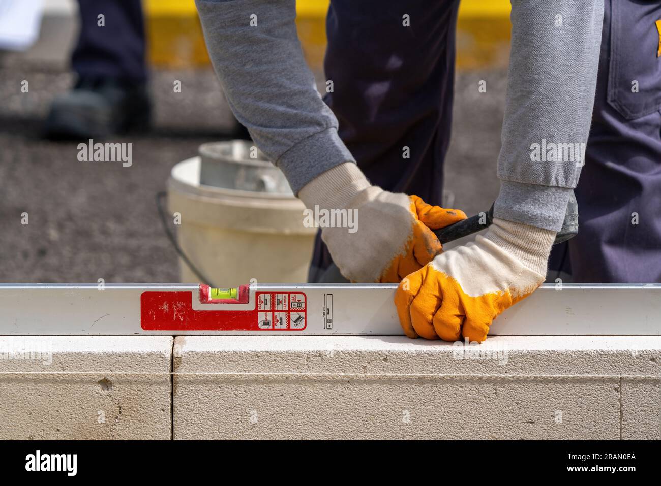 Wall alignment home improvement hi-res stock photography and images - Alamy