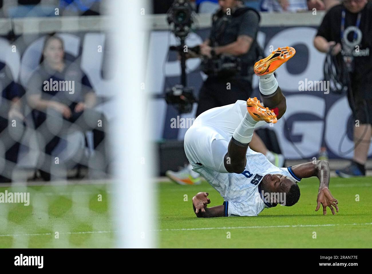 El Salvador's Brayan Gil flips after scoring a goal against Panama ...