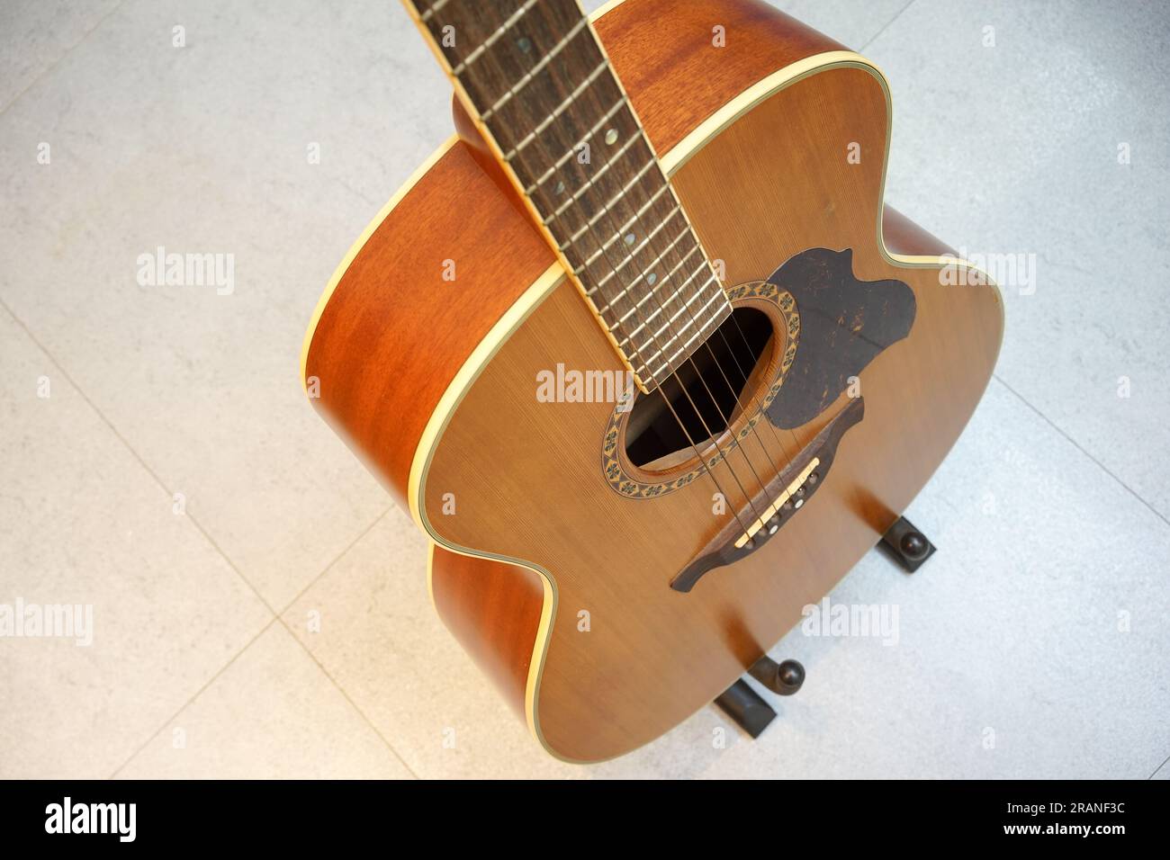 Side of the guitar hi-res stock photography and images - Alamy