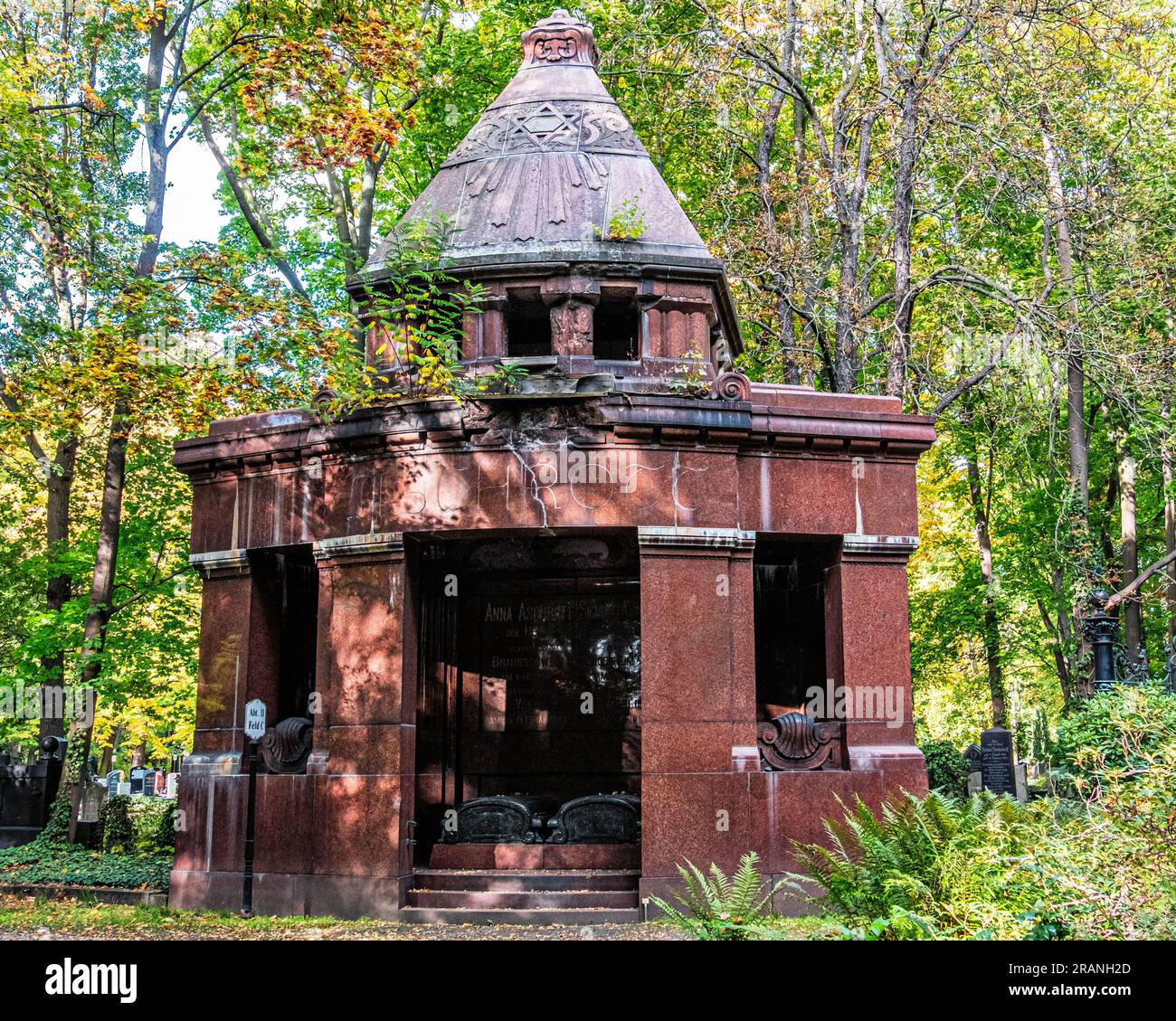 Aschrott Family Tomb inWeissensee Jewish Cemetery, Herbert Baum Strasse ...