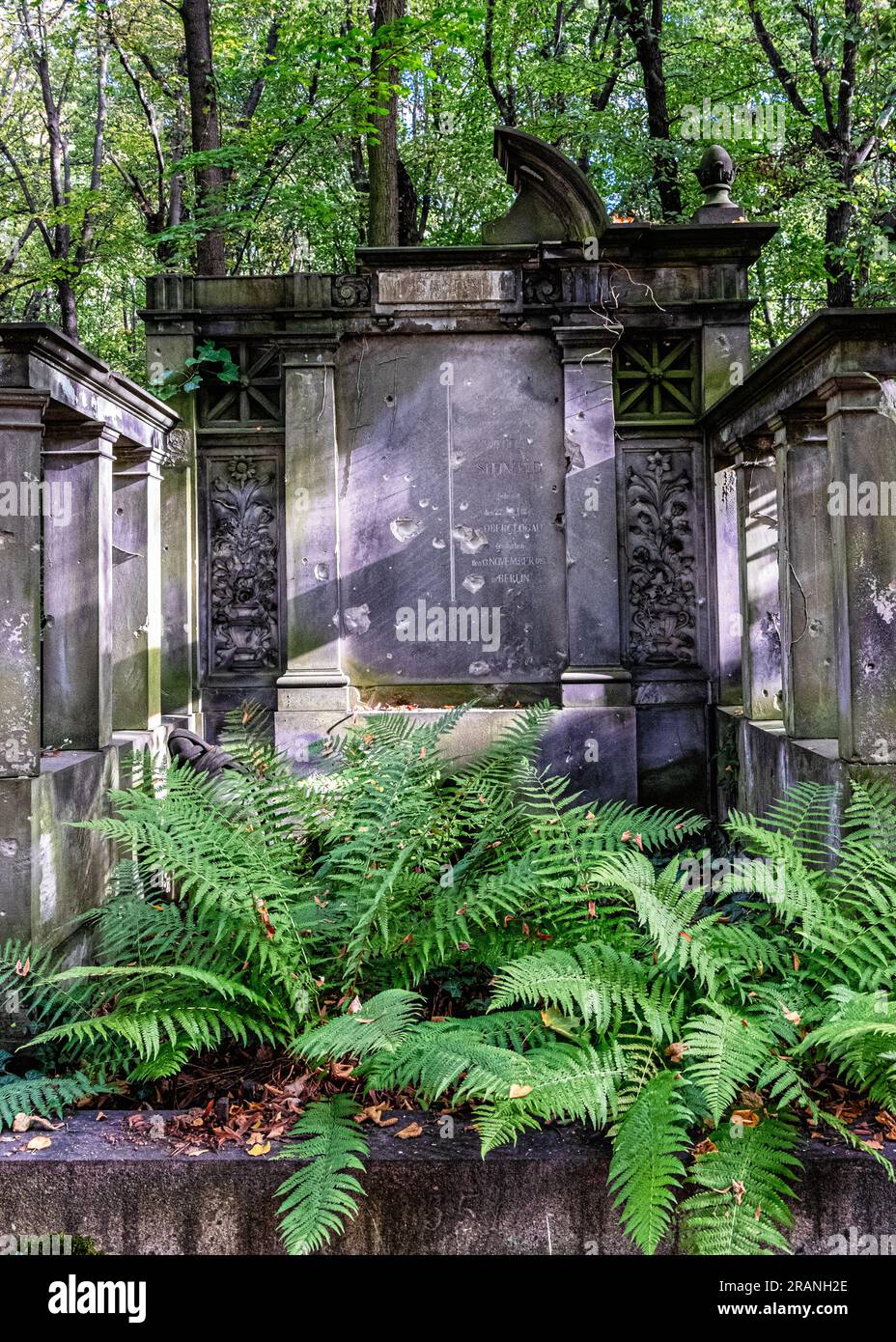 War damaged tomb in Weissensee Jewish Cemetery, Herbert Baum Strasse ...