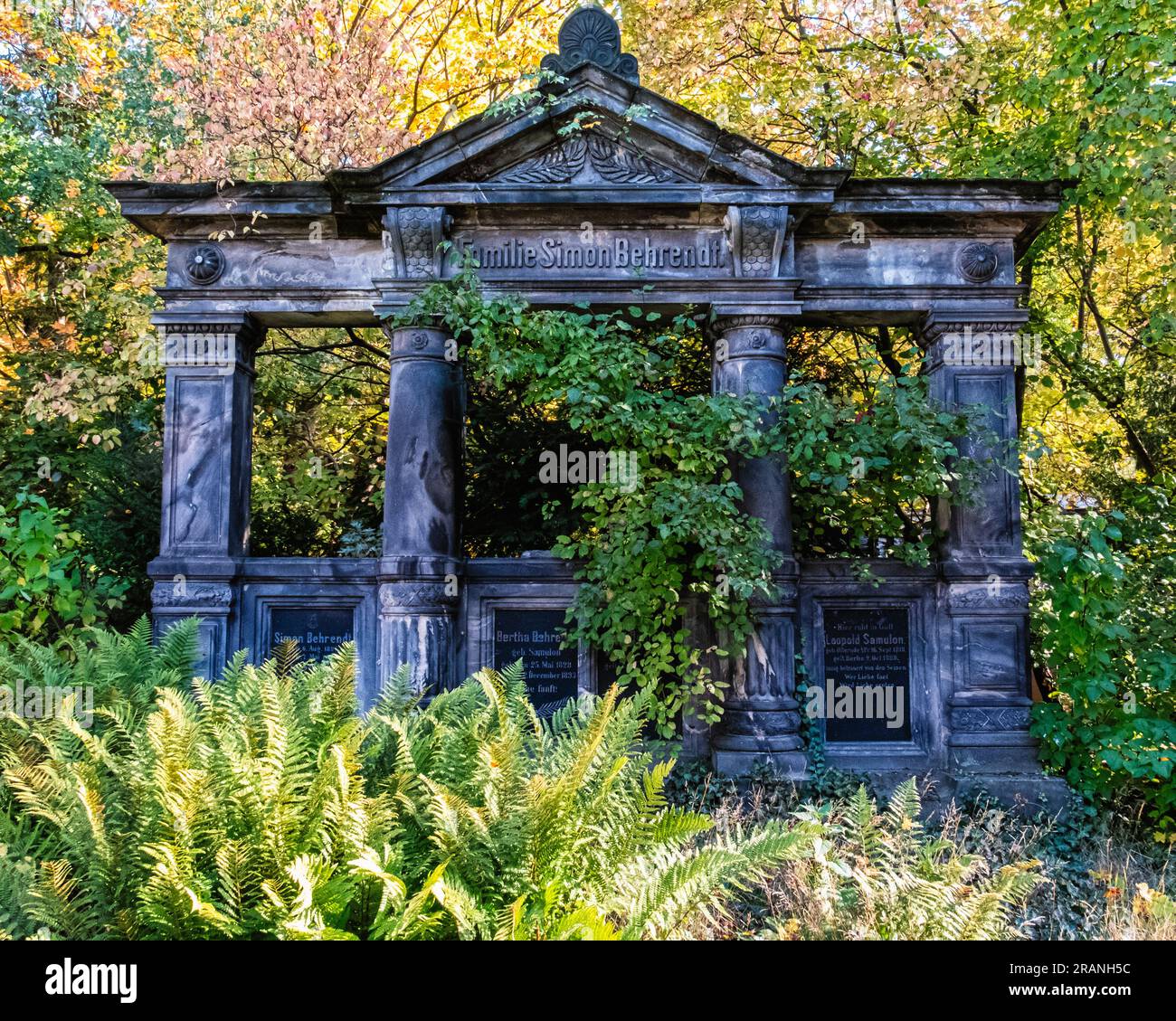 Family simon behrendt tomb hi-res stock photography and images - Alamy