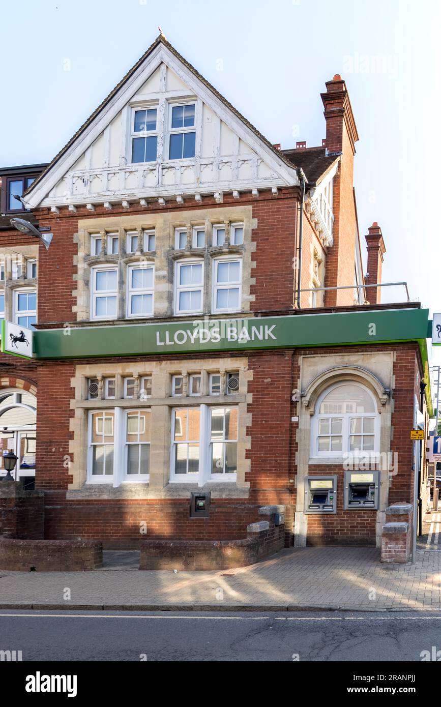 Traditional lloyds bank branch hi-res stock photography and images - Alamy