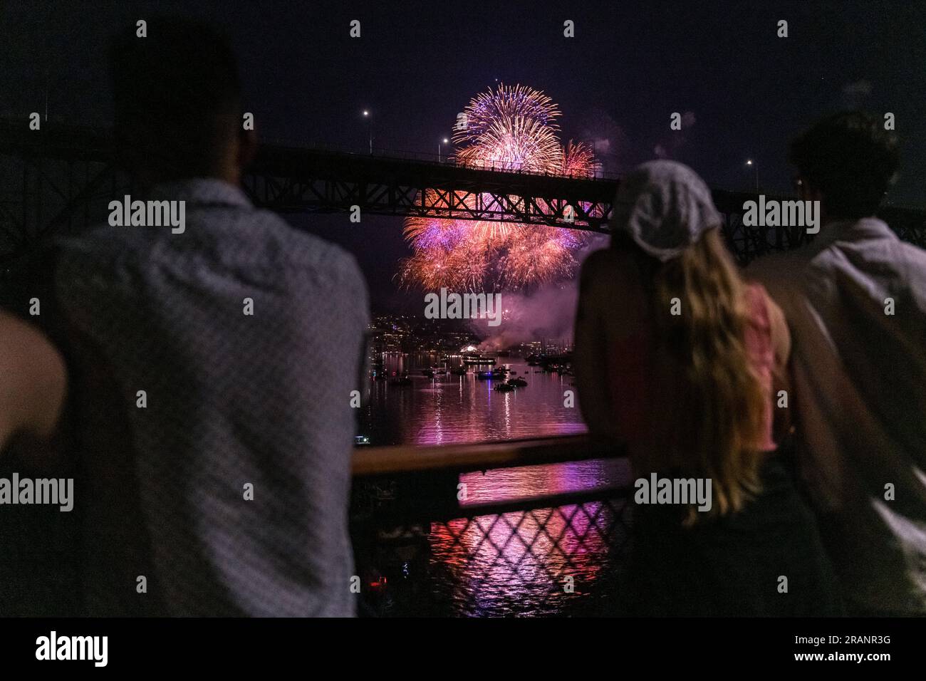 Seattle 4 july fireworks hi-res stock photography and images - Alamy