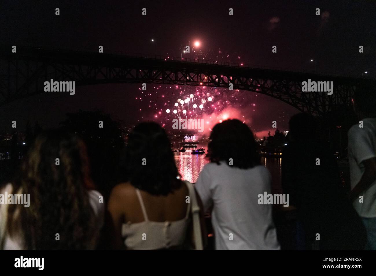 Seattle 4 july fireworks hi-res stock photography and images - Alamy