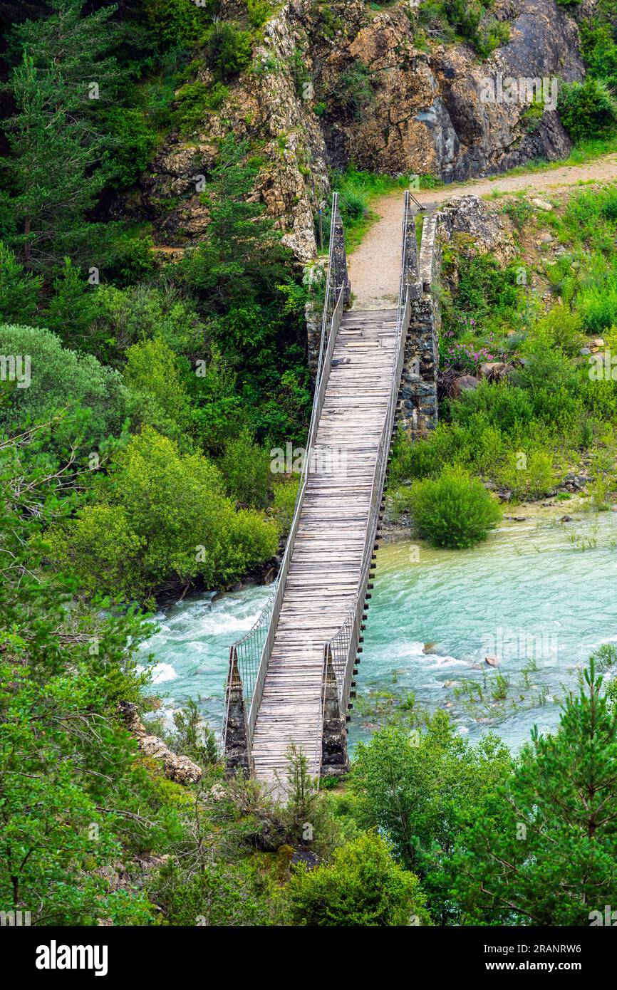 Countryside bridge hi-res stock photography and images - Alamy
