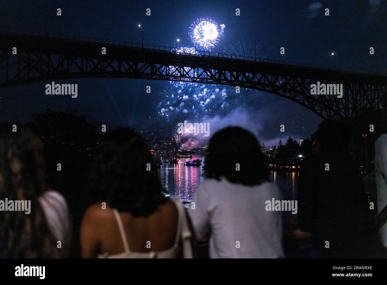 Seattle 4 july fireworks hi-res stock photography and images - Alamy