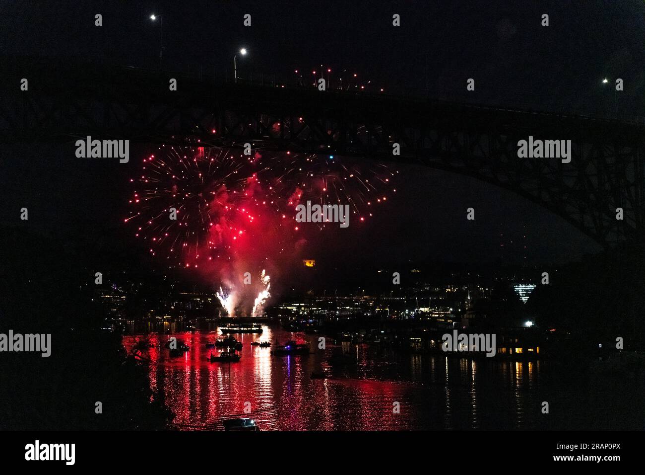 Seattle 4 july fireworks hi-res stock photography and images - Alamy