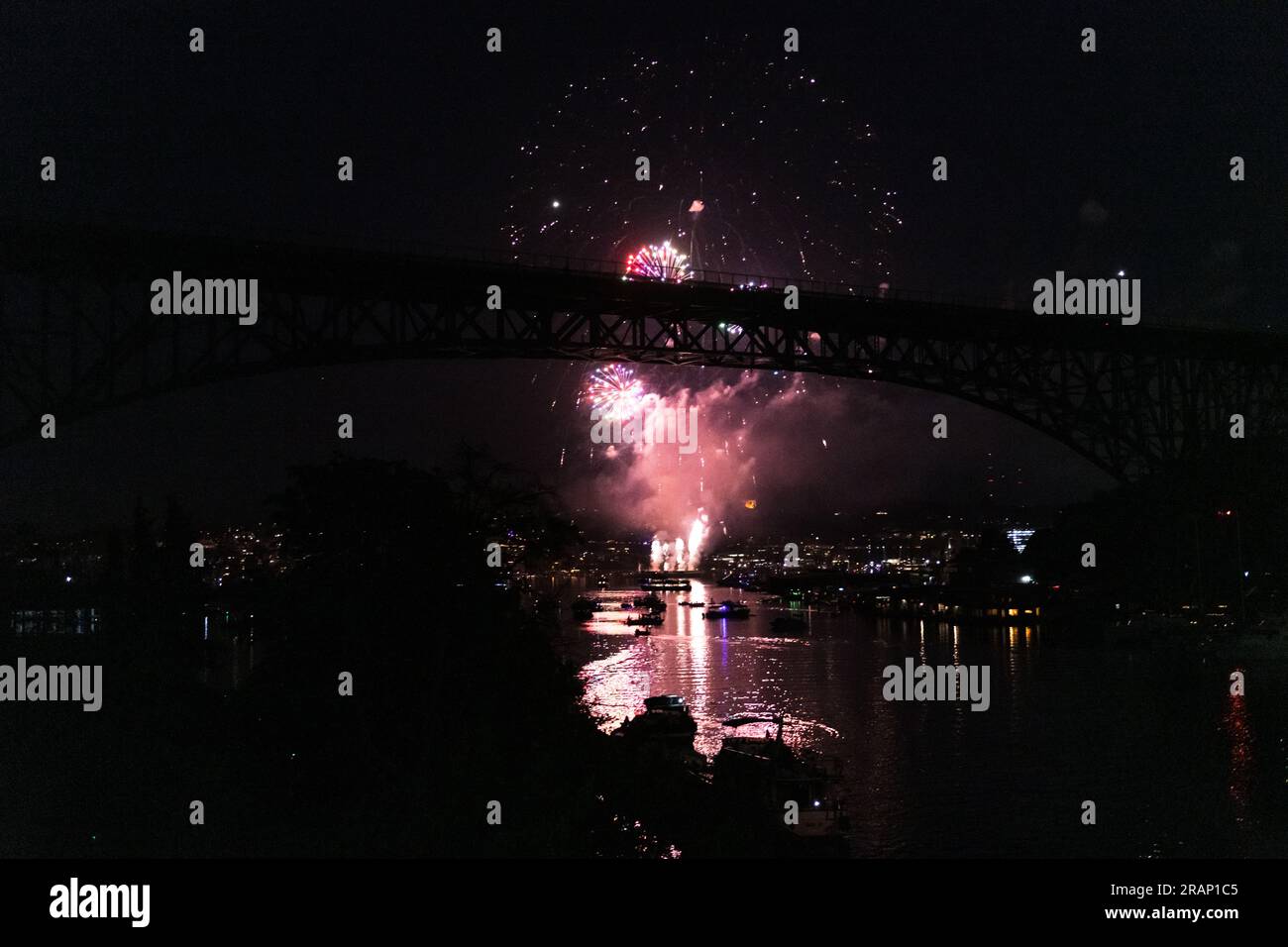 Seattle 4 july fireworks hi-res stock photography and images - Alamy