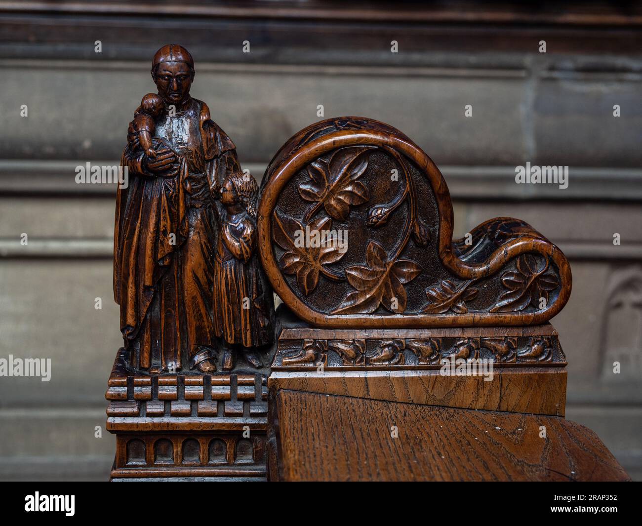 Carved wood pew hi-res stock photography and images - Alamy