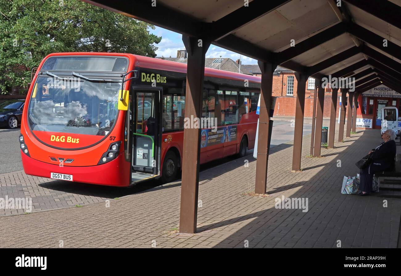 Knutsford bus station hi-res stock photography and images - Alamy
