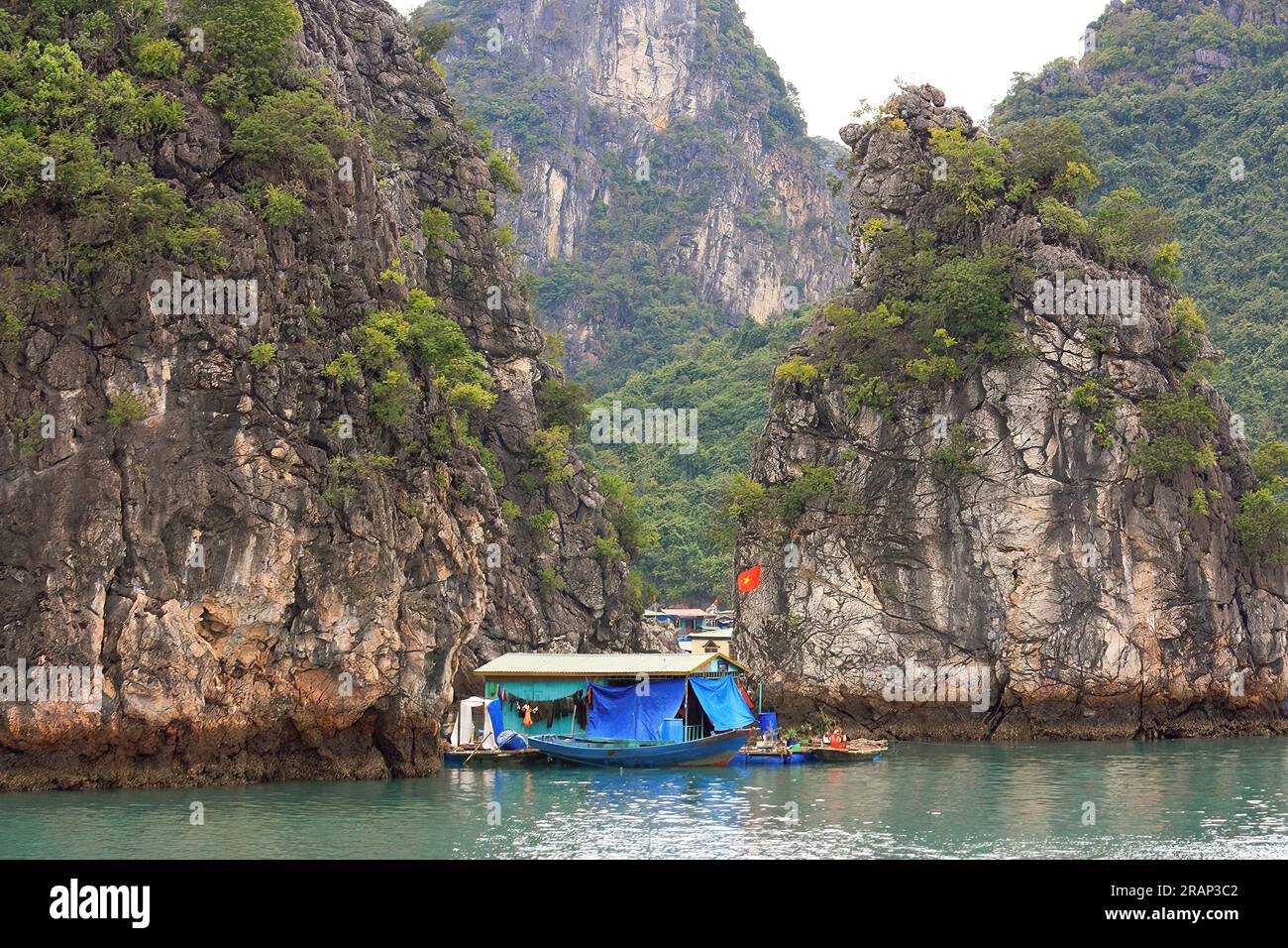 Red fishing shacks hi-res stock photography and images - Alamy
