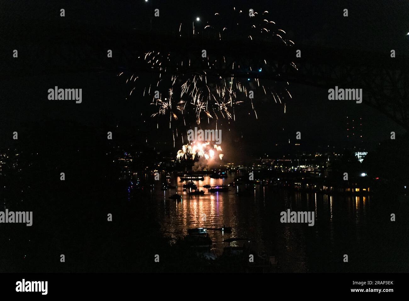 Seattle 4 july fireworks hi-res stock photography and images - Alamy