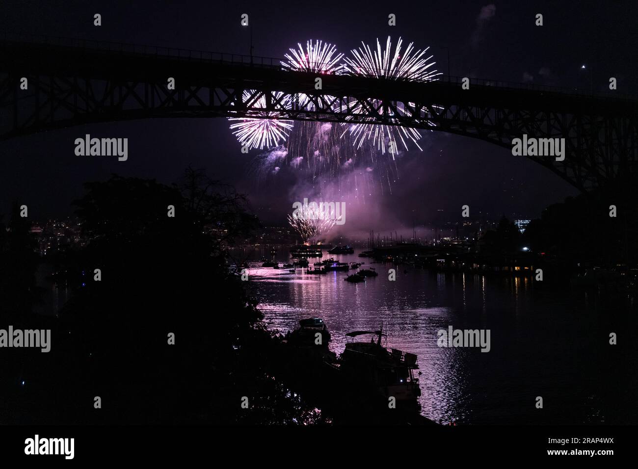 Seattle 4 july fireworks hi-res stock photography and images - Alamy