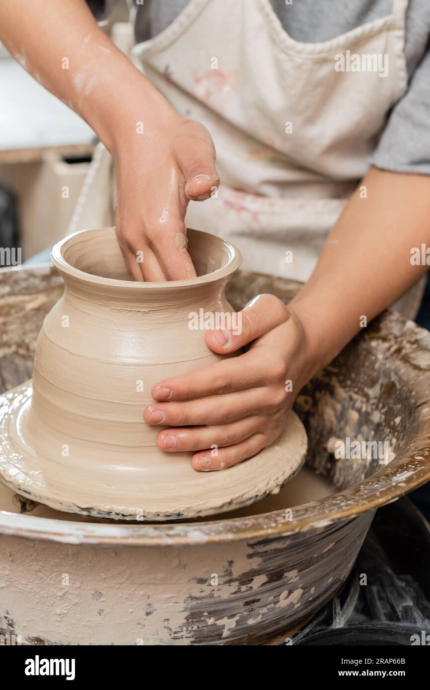 Pottery making on spinning table hi-res stock photography and images ...