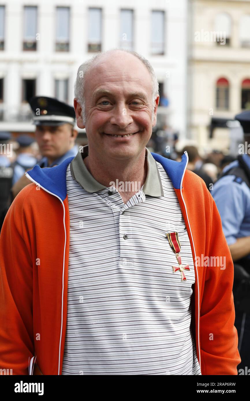 Der französisch-deutsche Kabarettist Emmanuel Peterfalvi in der Rolle ...