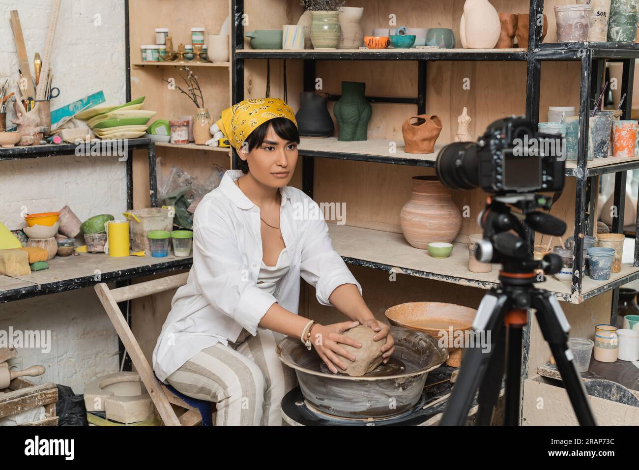 Clay artist equipment hi-res stock photography and images - Alamy