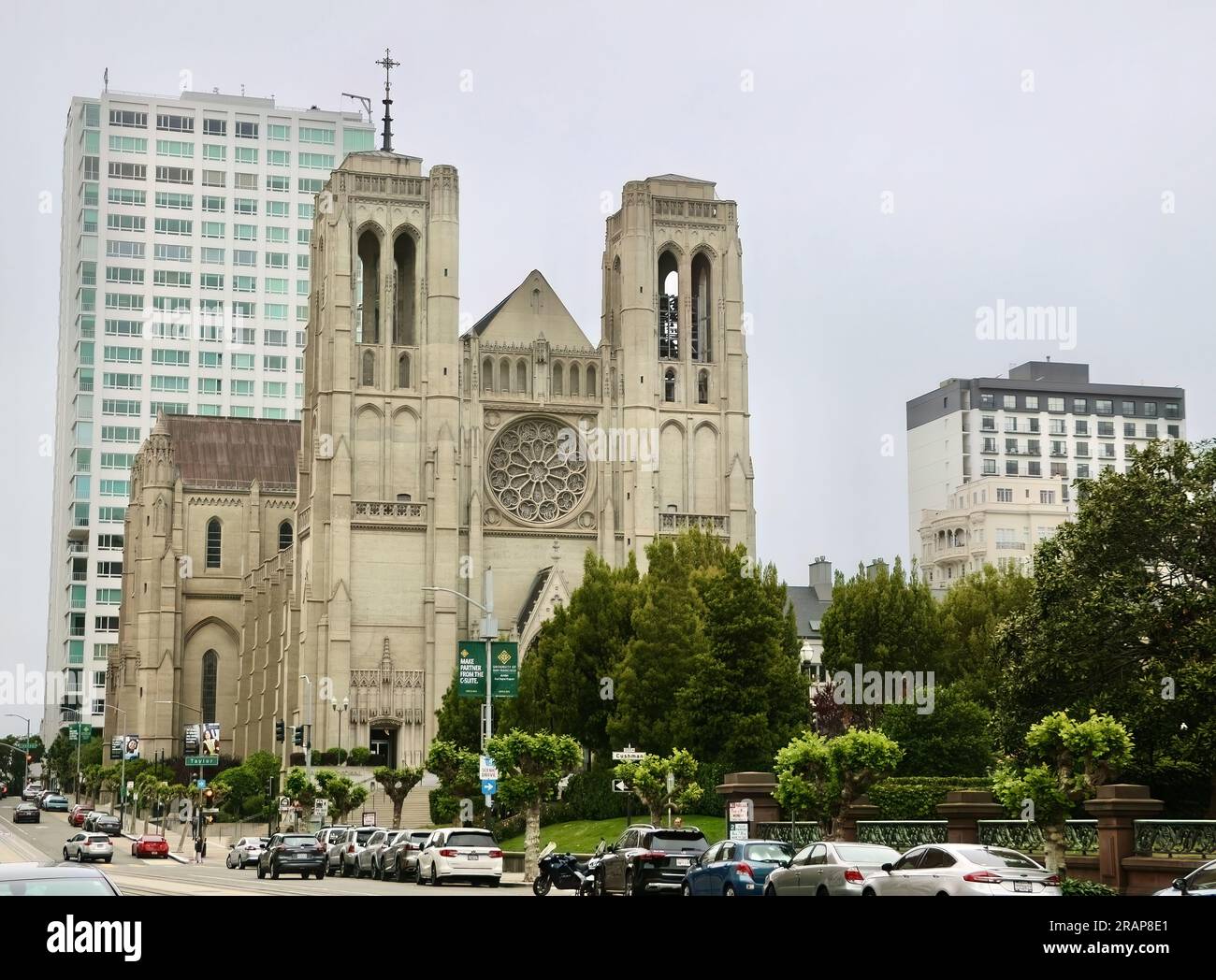 Grace cathedral episcopal cathedral nob hill san francisco hi-res stock ...