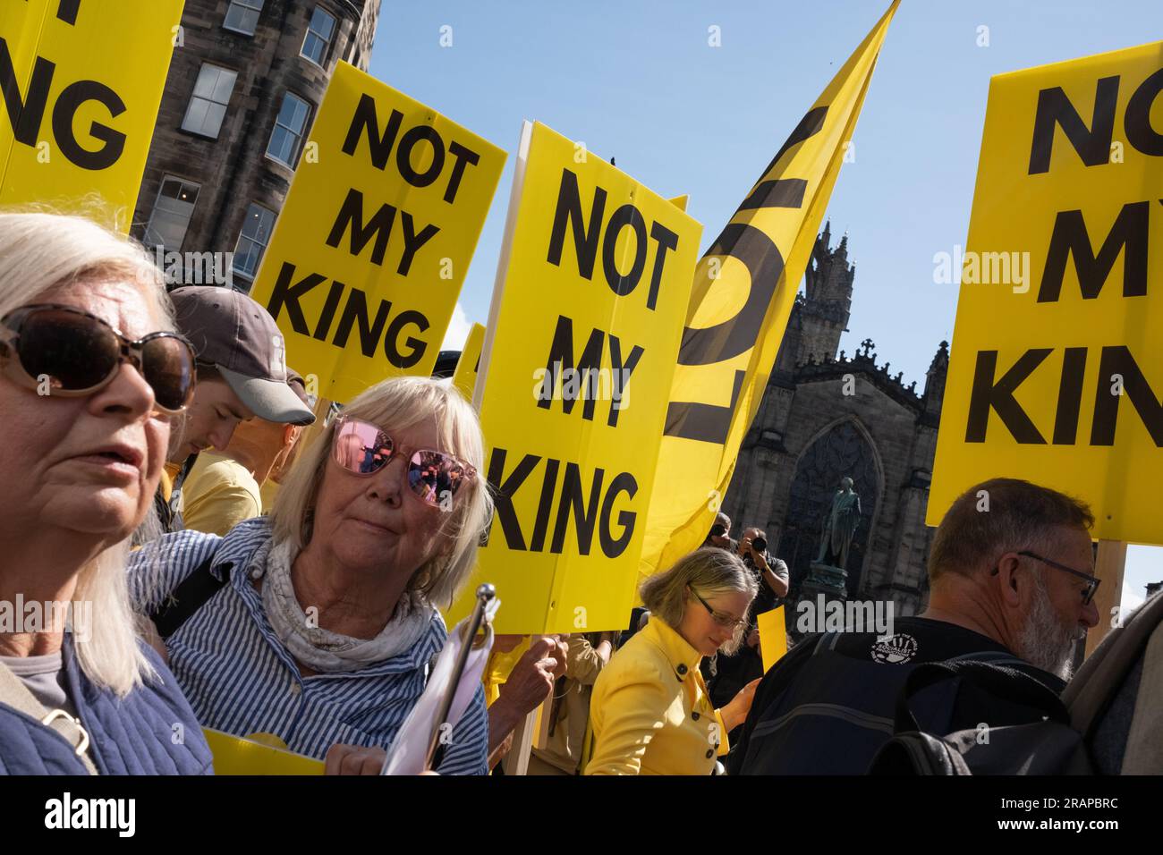 Edinburgh, Scotland, 5th July 2023. ‘Not My King’ placards held aloft ...