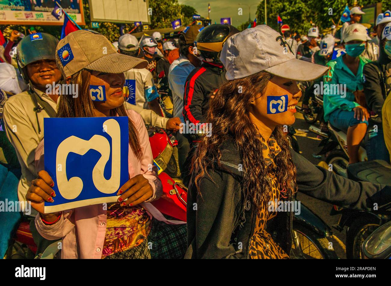 Beautiful cambodian woman long hi-res stock photography and images - Alamy