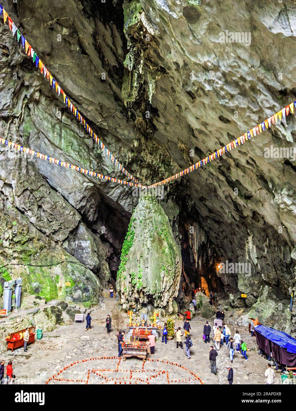 Wish cave hi-res stock photography and images - Alamy