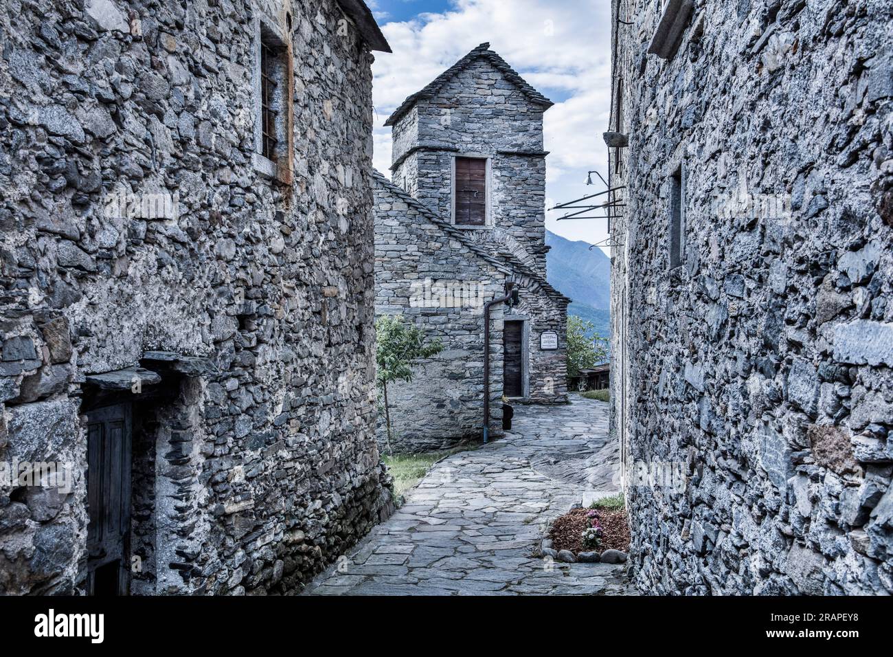 Small Lepontic Temple (I sc BC probably earlier), Hamlet Roldo ...