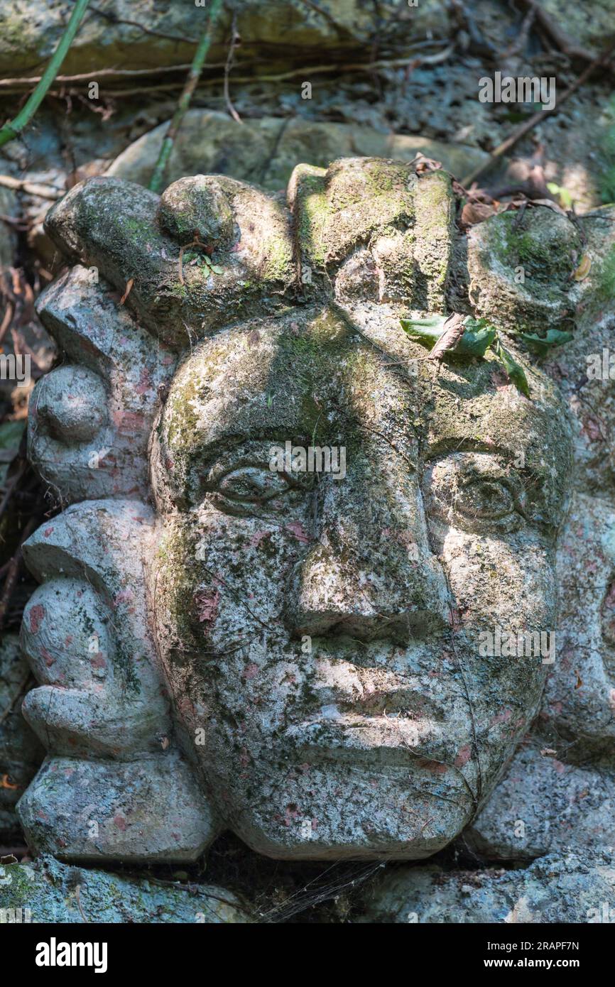 Maya headstone statue in the Honduras Stock Photo - Alamy