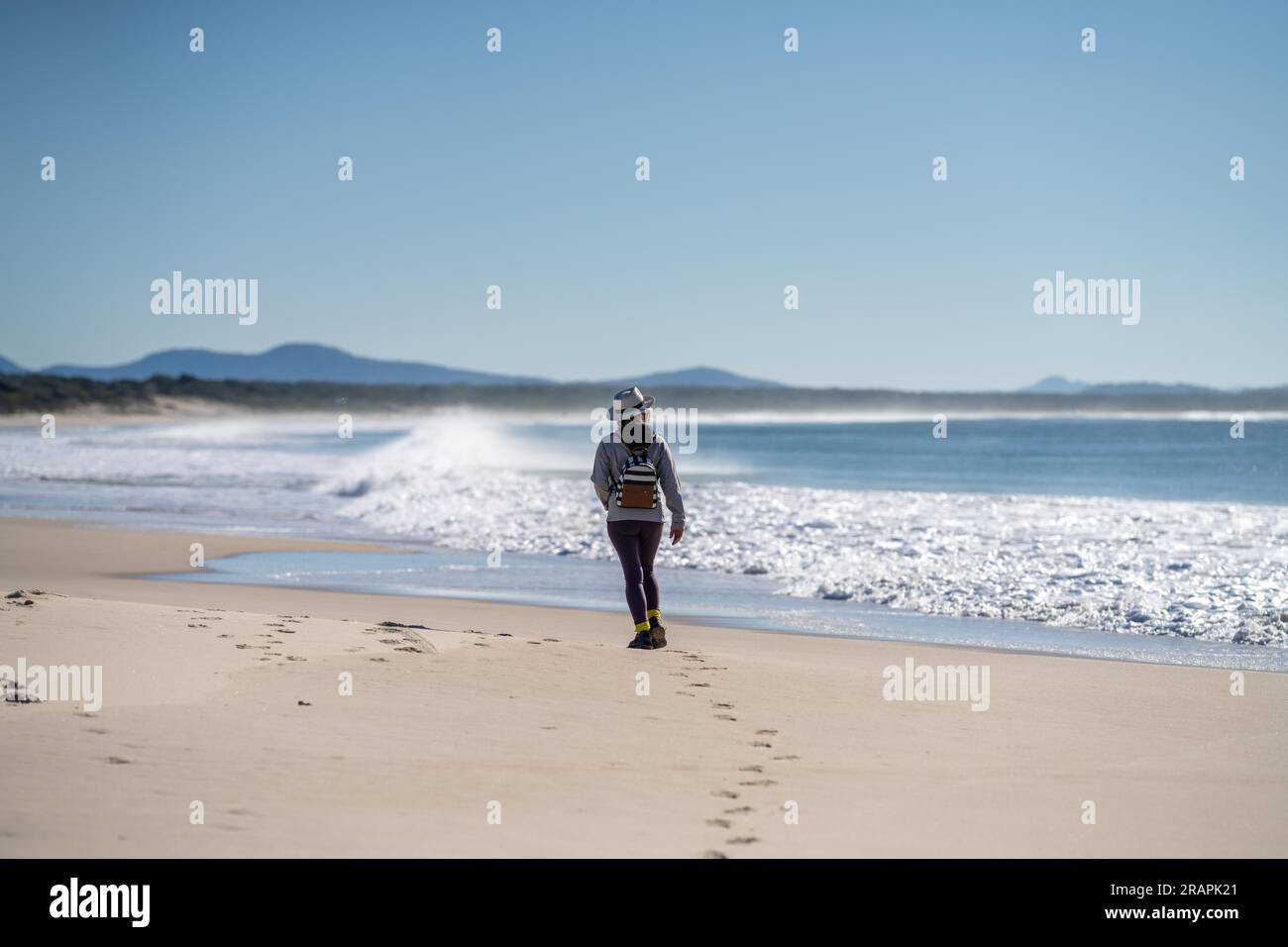 walking on the beach in australia in a national park Stock Photo - Alamy