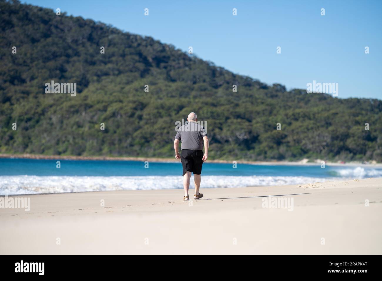 walking on the beach in australia in a national park Stock Photo - Alamy