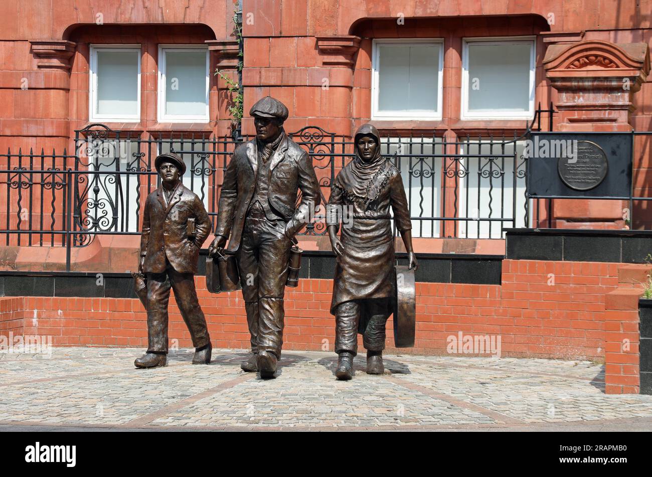 Mining industry statue sculpture hi-res stock photography and images ...