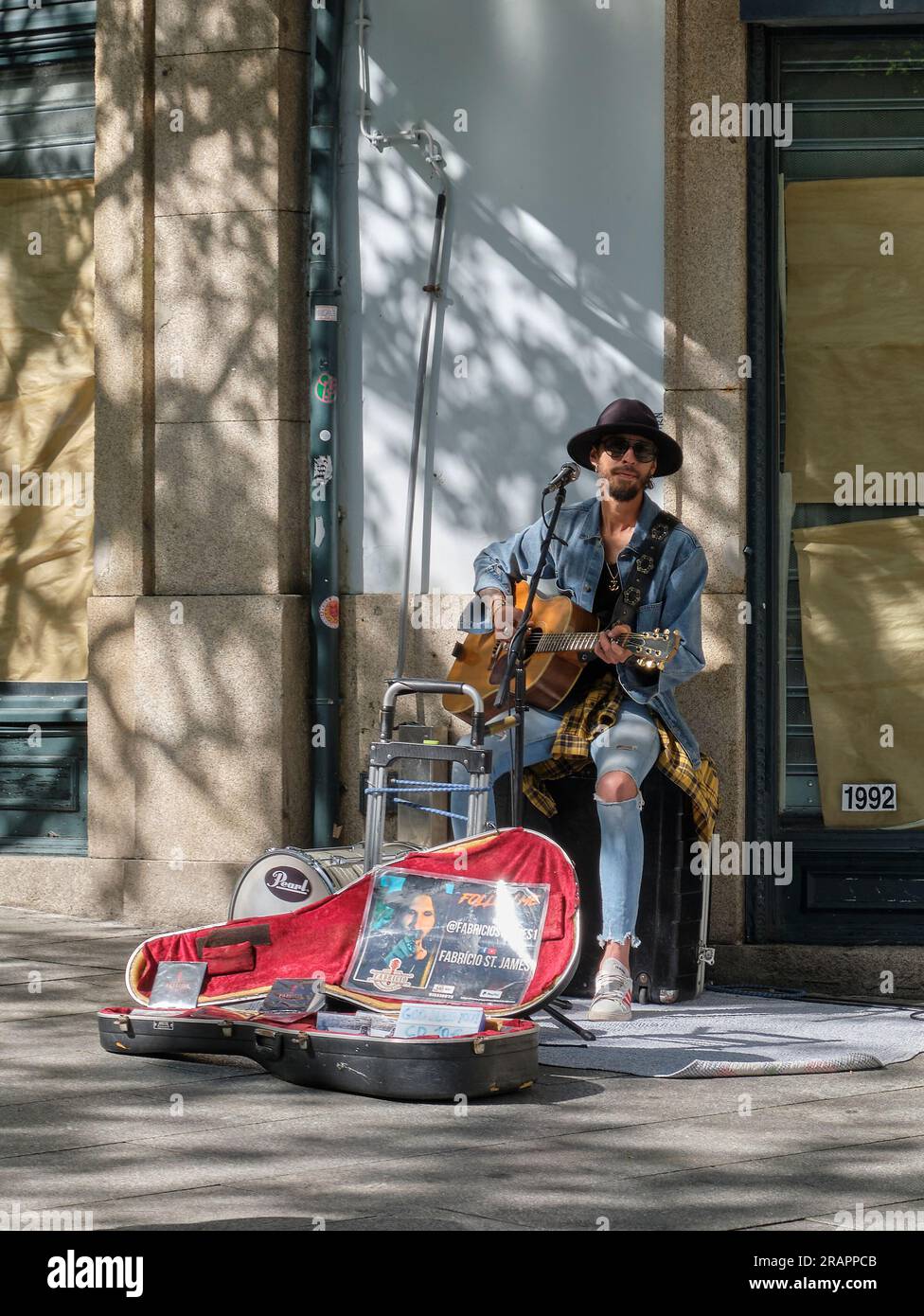 Music festivals in porto hi-res stock photography and images - Alamy