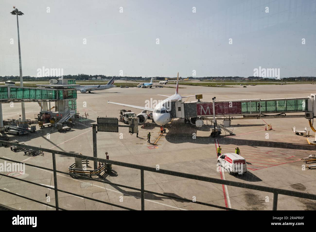 Airport baggage facilities hi-res stock photography and images - Alamy