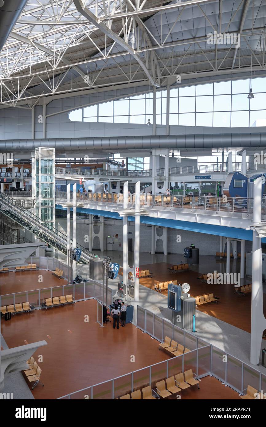 Airport lounge access hi-res stock photography and images - Alamy