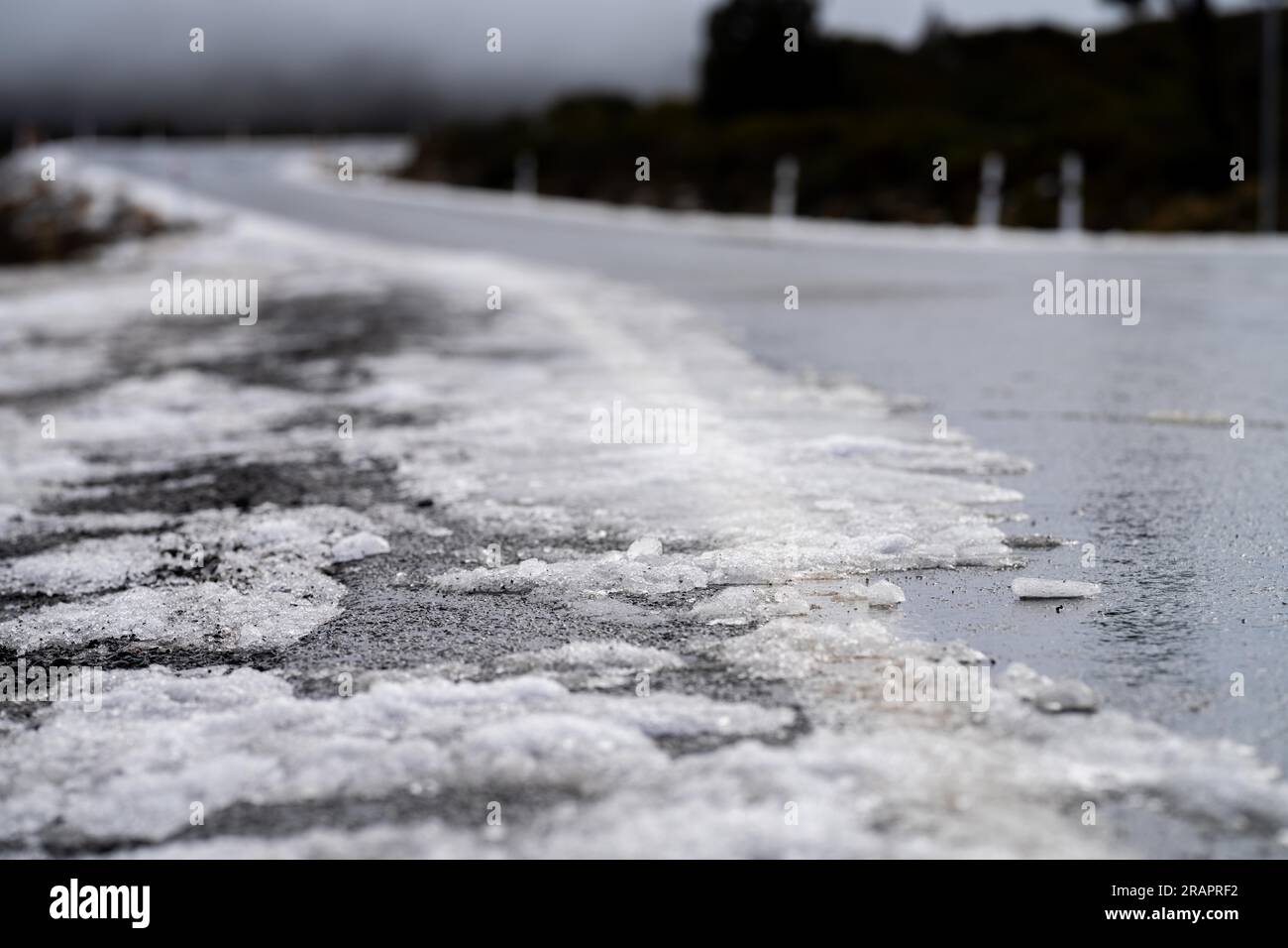Australia winter tasmania snowfall hi-res stock photography and images ...