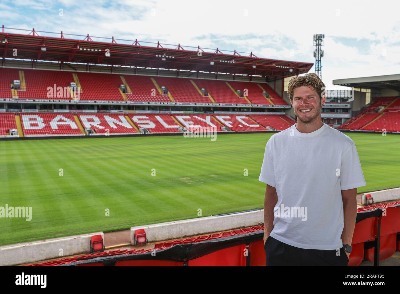 Goalkeeper Ben Killip signs for Barnsley Football Club on a one year ...
