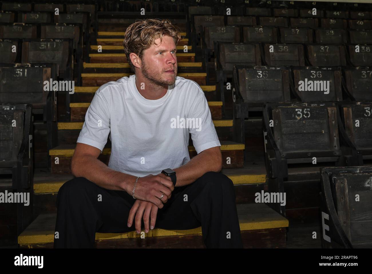 Goalkeeper Ben Killip signs for Barnsley Football Club on a one year ...