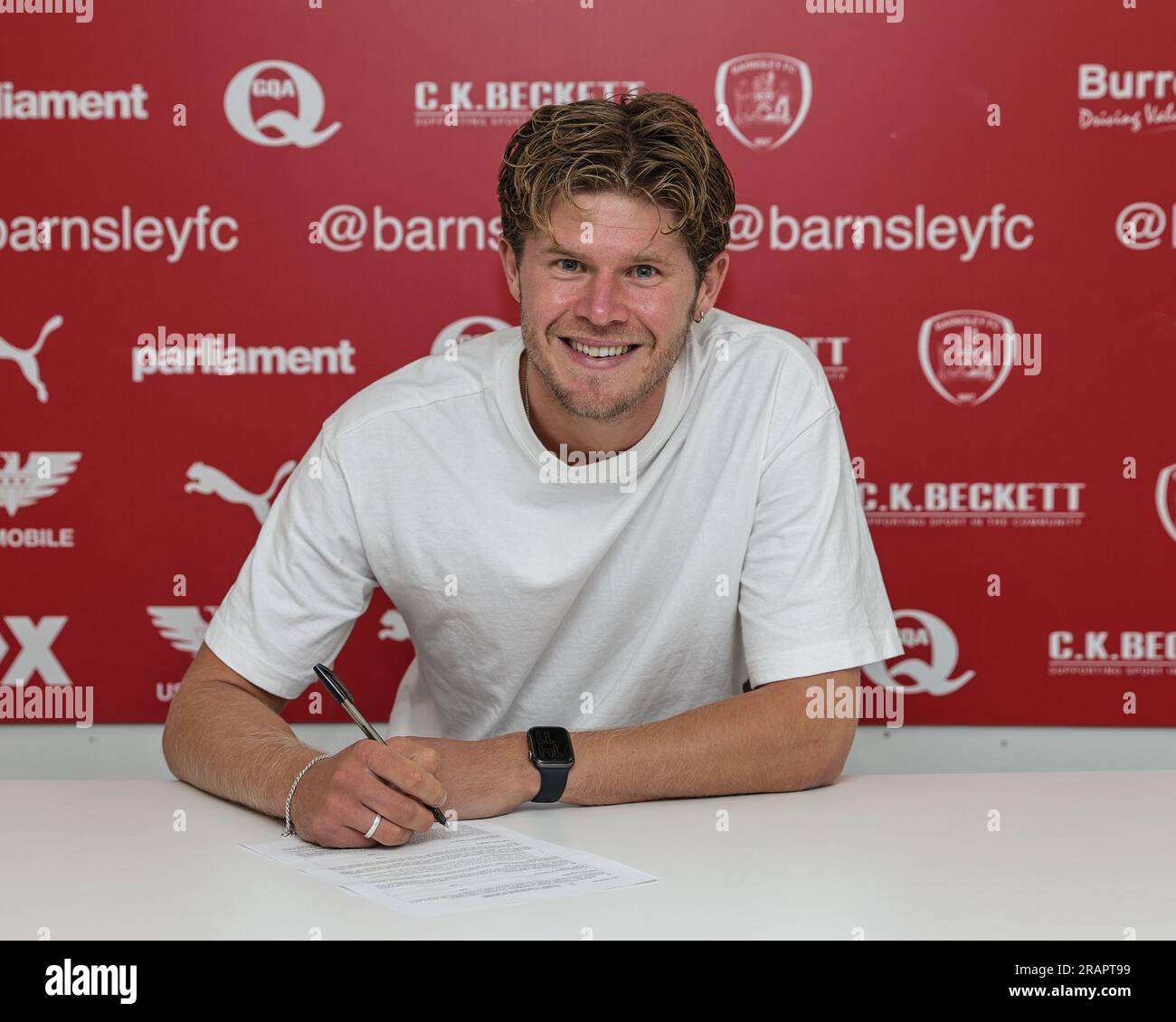 Goalkeeper Ben Killip signs for Barnsley Football Club on a one year ...